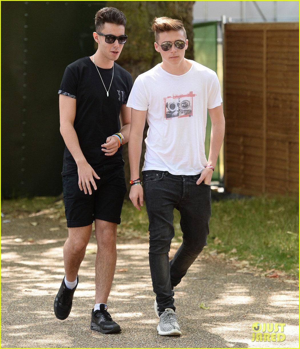 David & Victoria Beckham Celebrate 16-Year Anniversary: Photo 3408917 ...