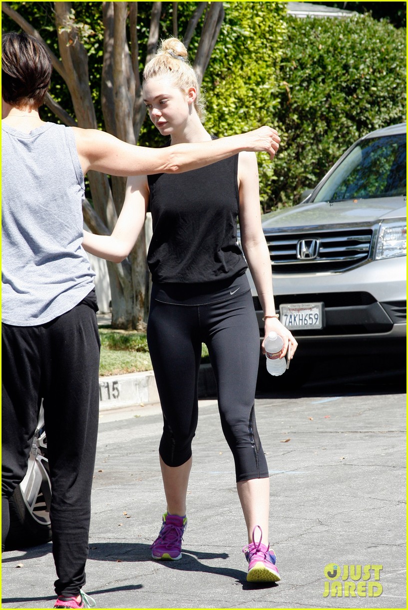 Elle Fanning Displays a Toned Physique After The Gym: Photo 3423697 ...