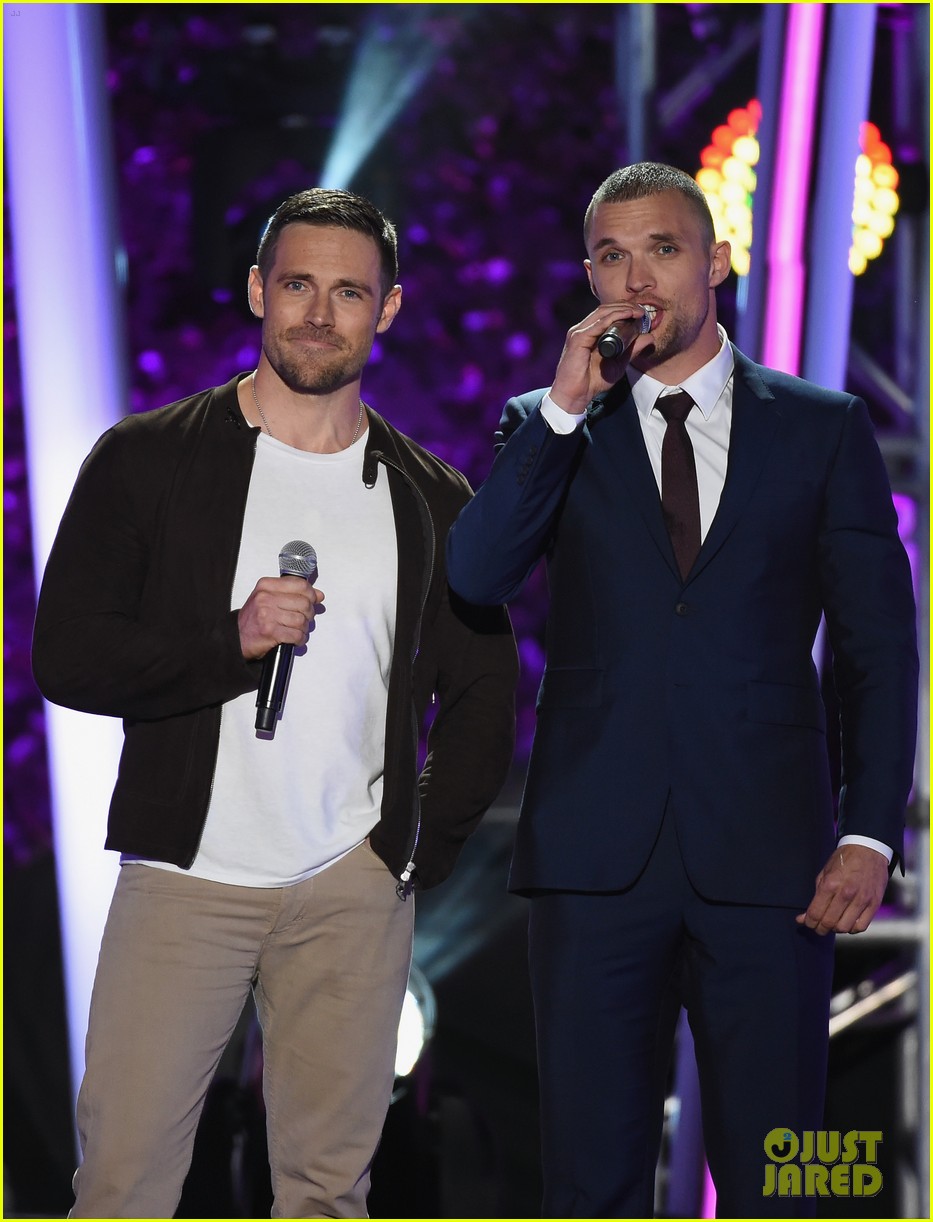 Rupert Friend, Dylan Bruce, & Ed Skrein Up the Hotness at MTV Fandom ...