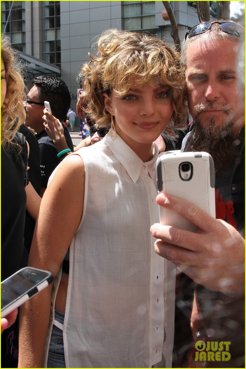 Cameron Monaghan Interrupts 'Gotham' Panel at Comic-Con 2015 as the ...