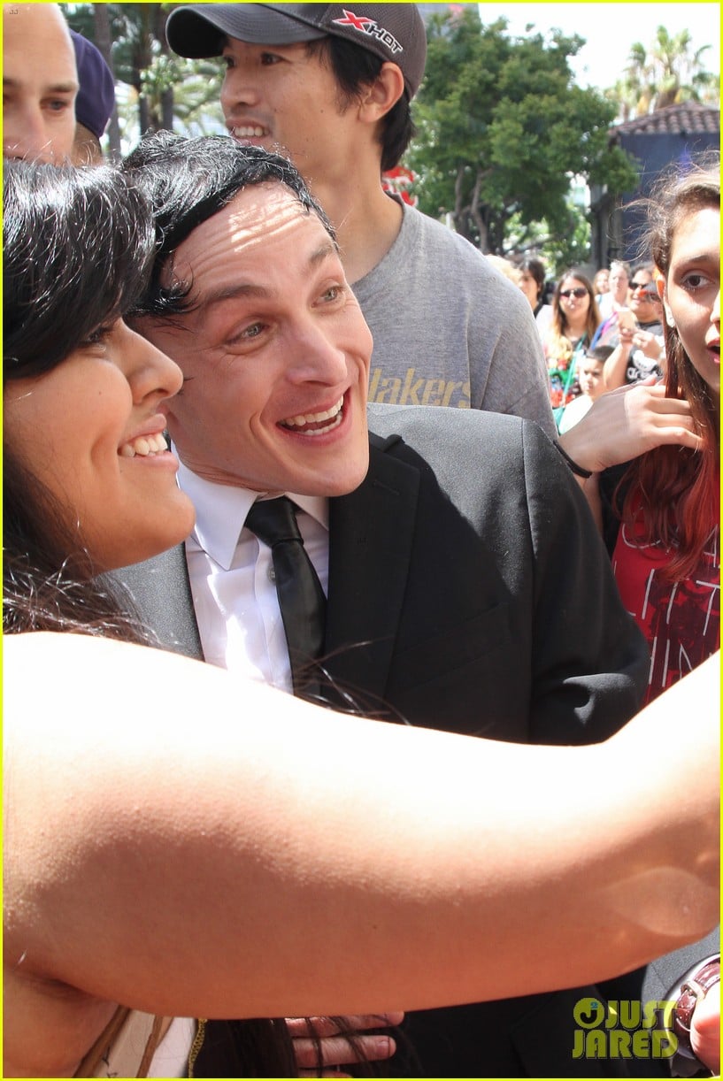 Cameron Monaghan Interrupts 'Gotham' Panel at Comic-Con 2015 as the ...