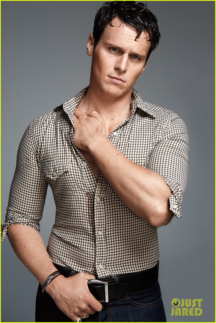 Jonathan Groff Calls Out Madonna for Texting at His Show: Photo 3413737 ...