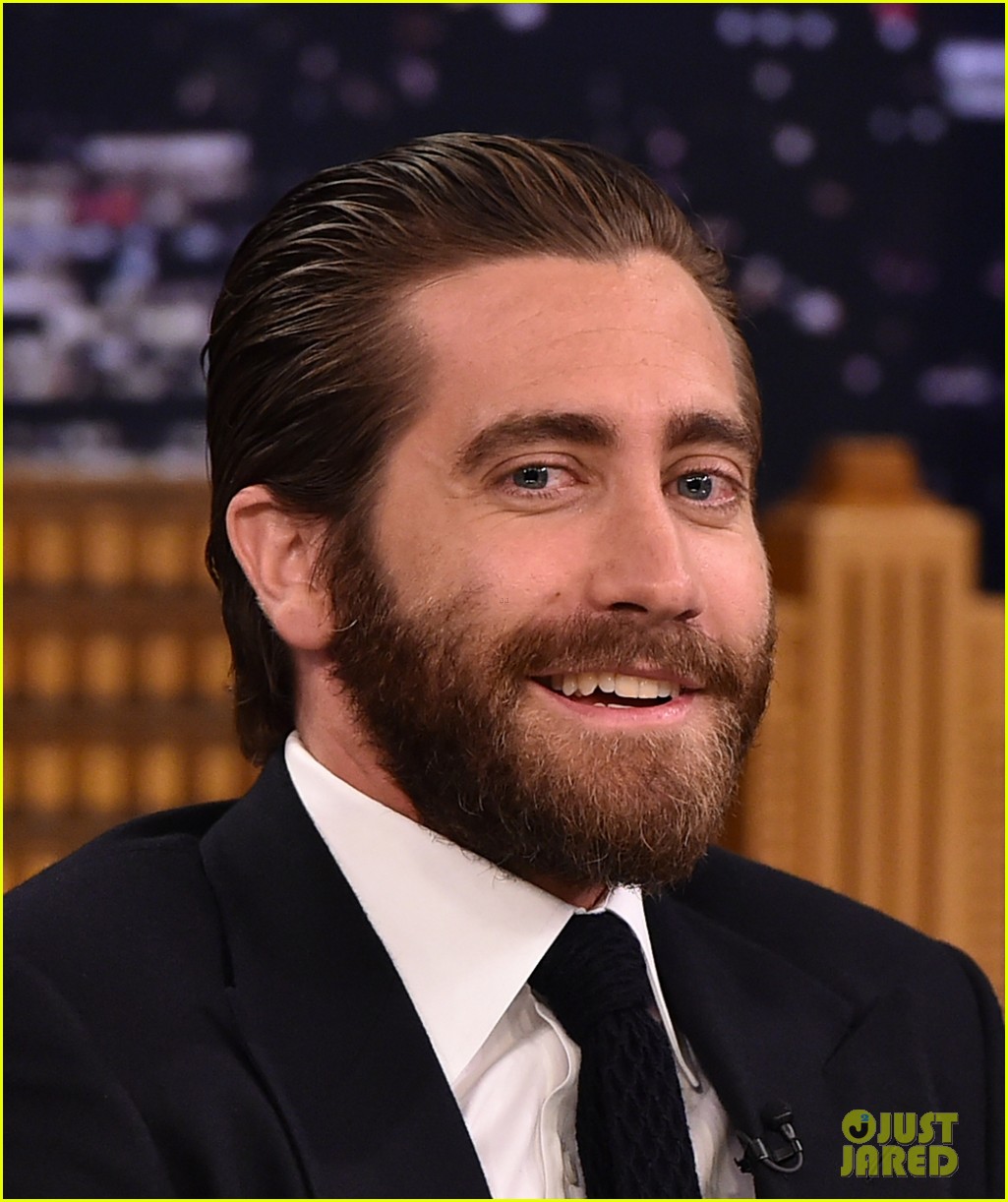 Jake Gyllenhaal Gets Slapped in the Face by Jimmy Fallon!: Photo ...