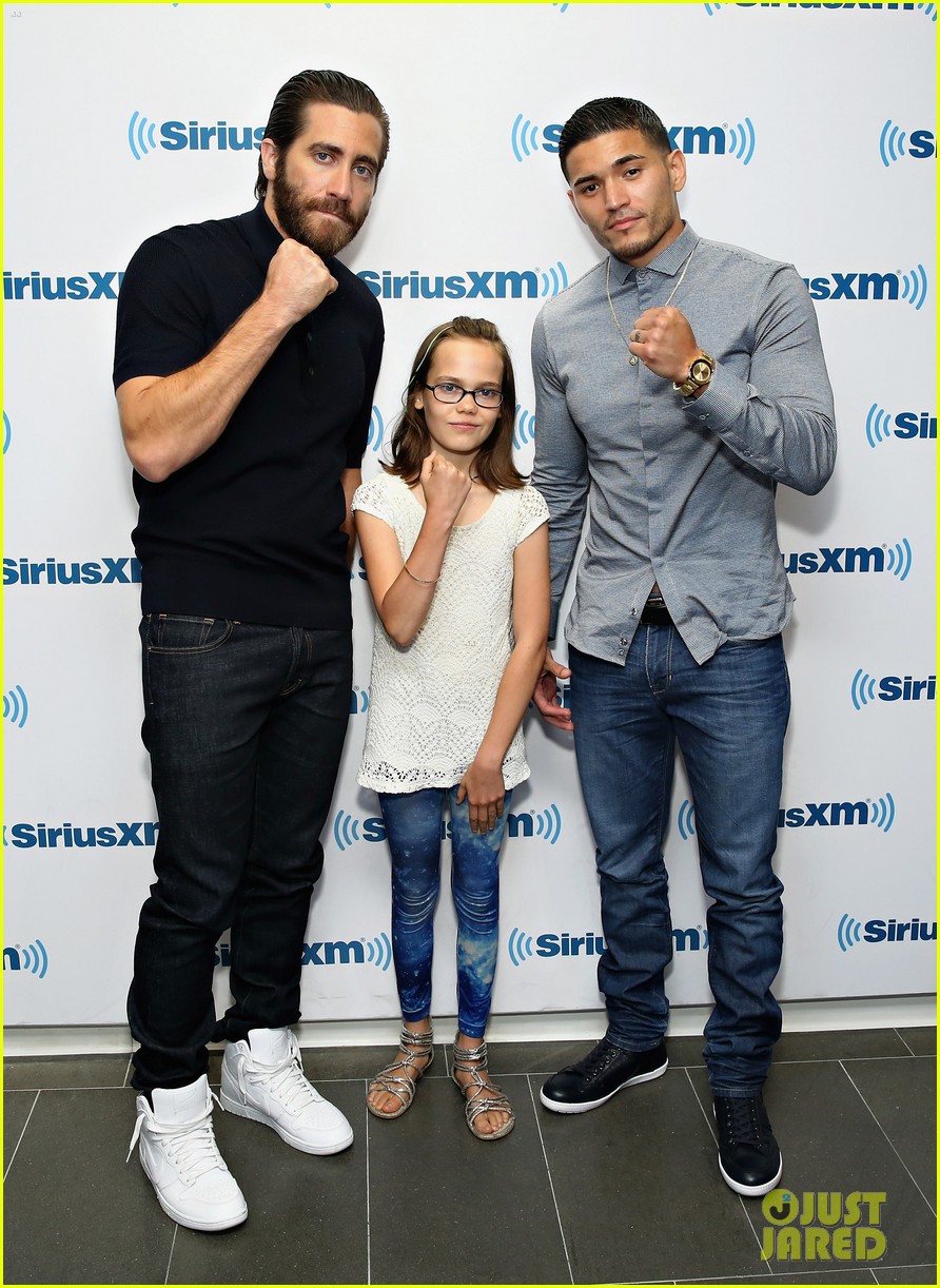 Jake Gyllenhaal Gets Slapped in the Face by Jimmy Fallon!: Photo ...