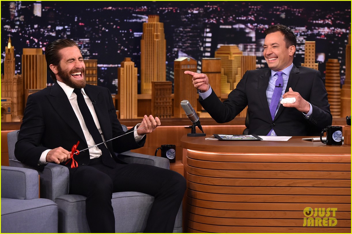 Jake Gyllenhaal Gets Slapped in the Face by Jimmy Fallon!: Photo ...