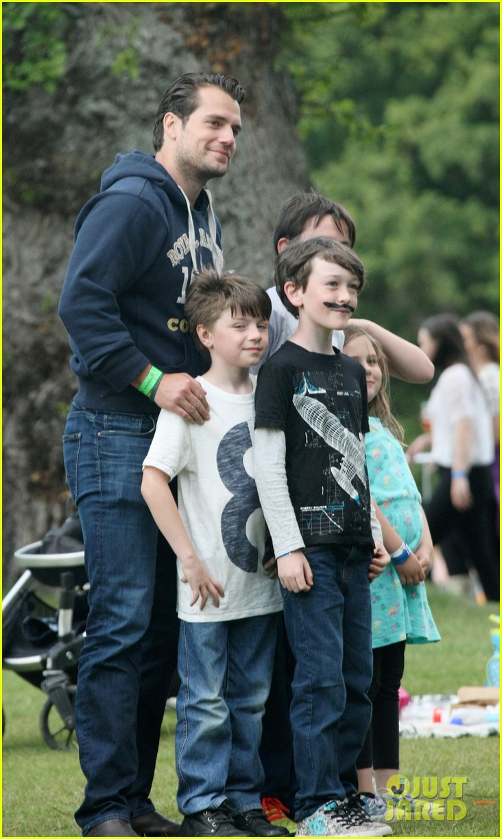 Henry Cavill Shows Off His Clean-Shaven Face!: Photo 3409177 | Henry ...