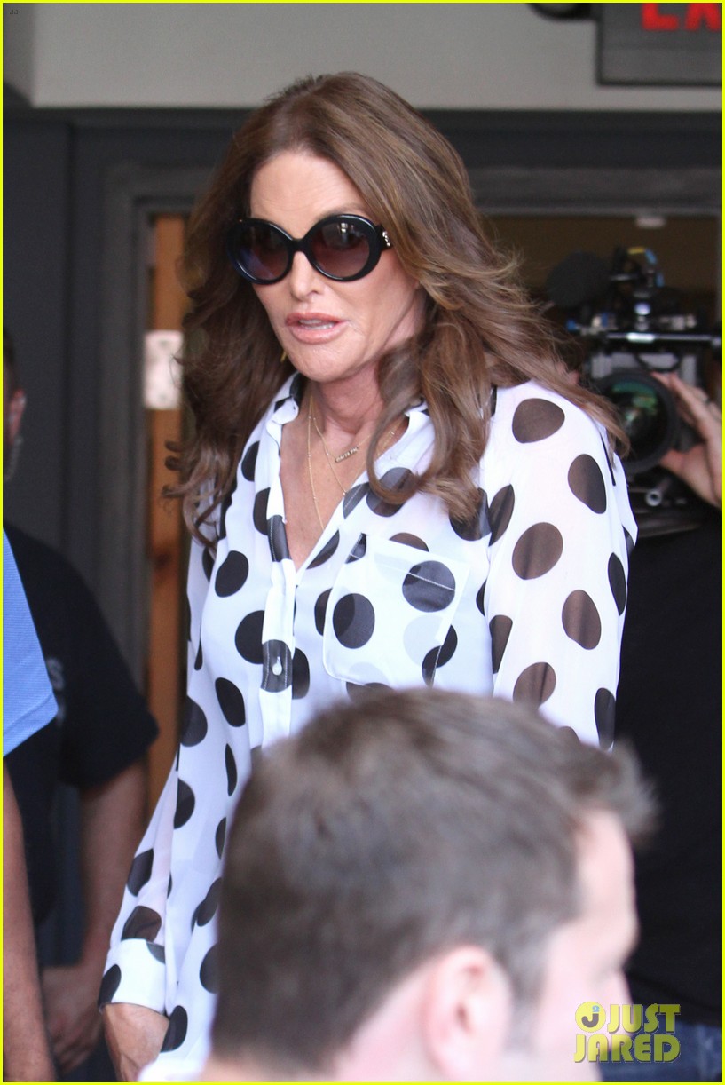 Caitlyn Jenner Steps Out After Meeting With Kris Jenner: Photo 3426537 ...