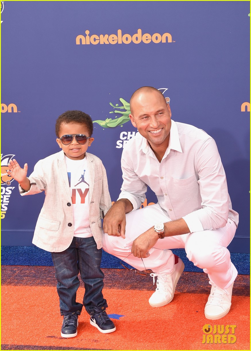 Derek Jeter Gets the Golden Slime at Kids' Choice Sports Awards 2015 ...