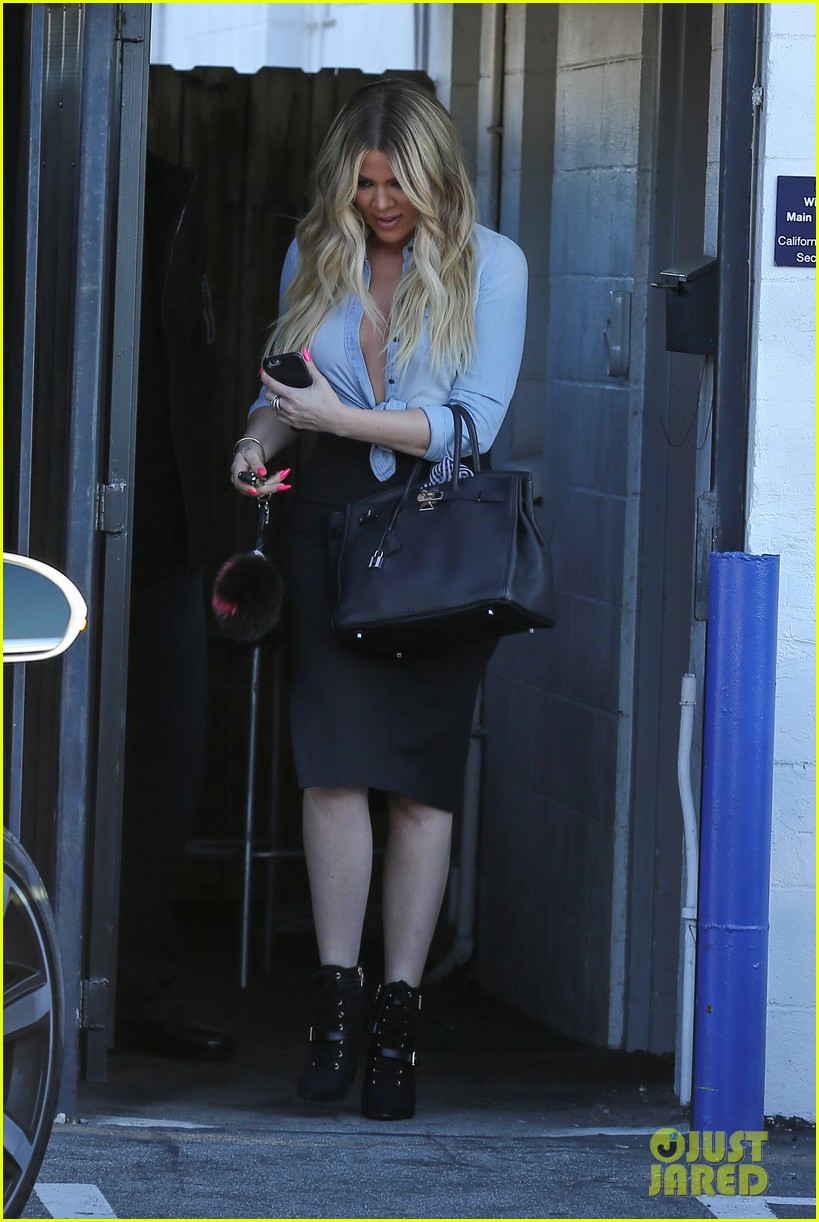 Kim & Khloe Kardashian Flaunt Curvaceous Bodies at Van Nuys Studio ...