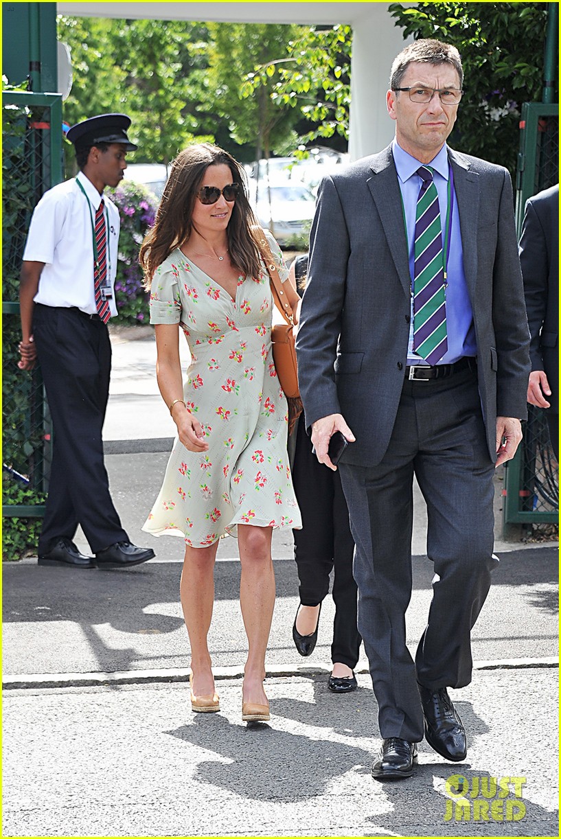 Pippa Middleton Watches Roger Federer Beat Roberto Bautista at ...