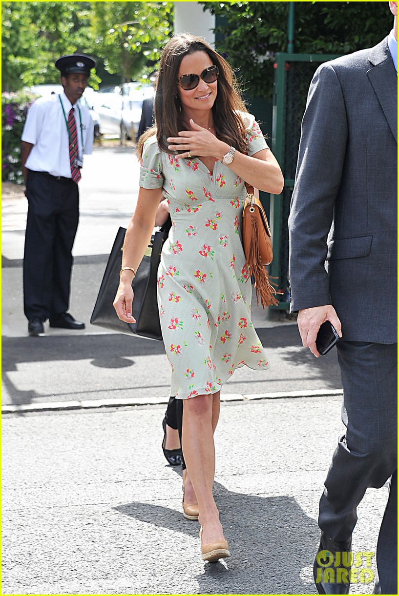 Pippa Middleton Watches Roger Federer Beat Roberto Bautista at ...