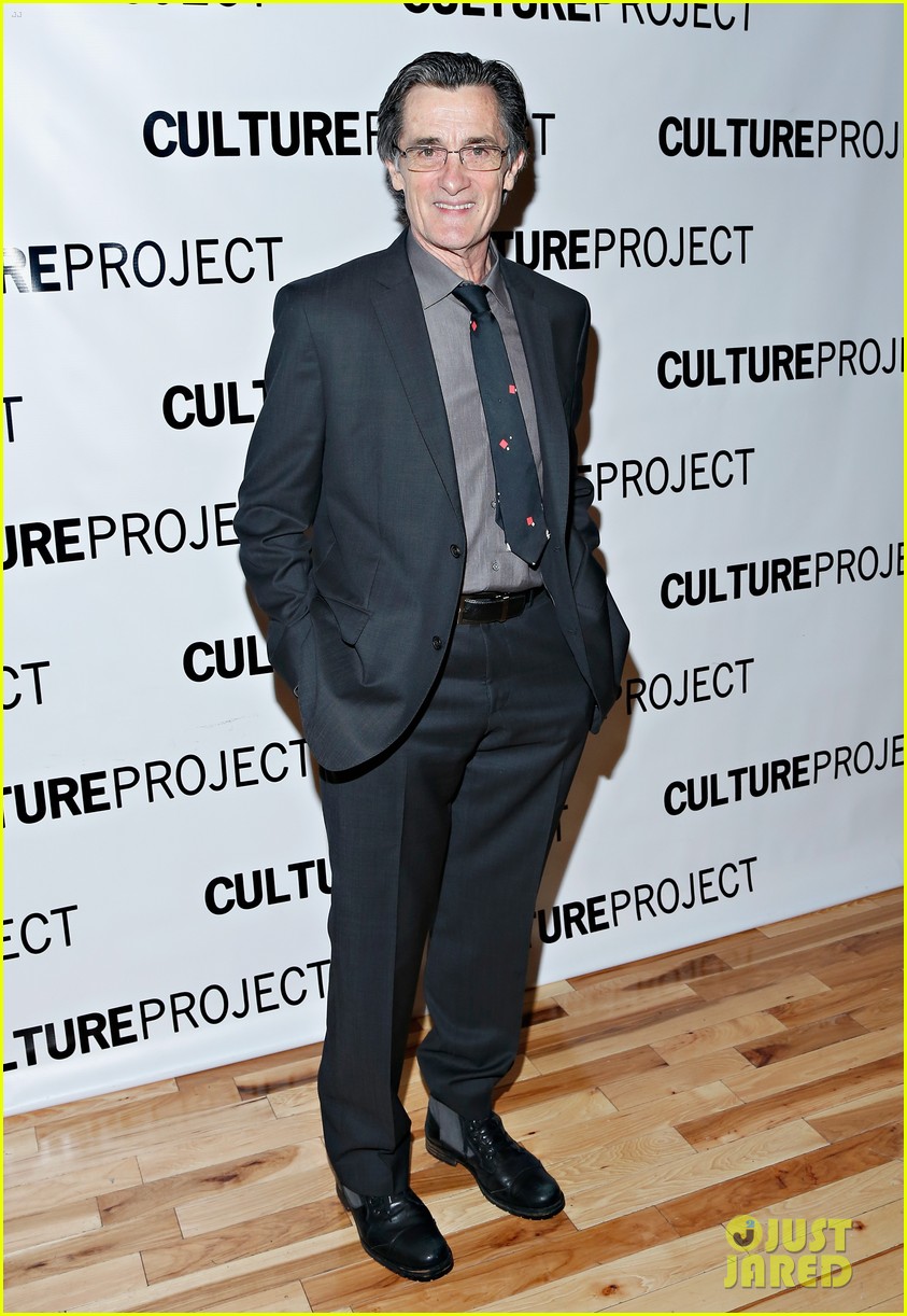 Roger Rees Dead - 'Cheers & 'West Wing' Actor Dies at 71: Photo 3413154 ...