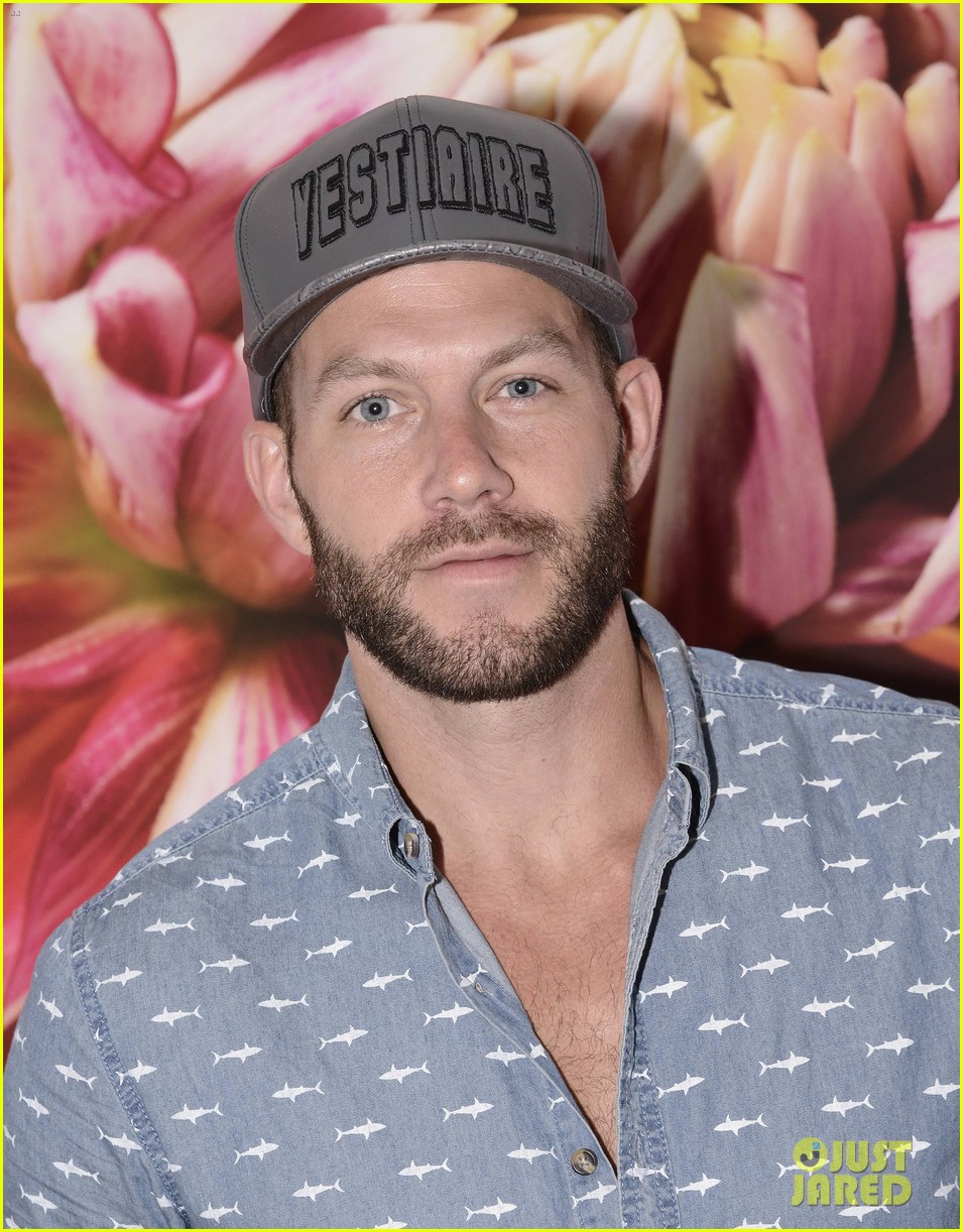 Sami Miro Shares Revealing Cleavage Selfie on Instagram: Photo 3427326 ...