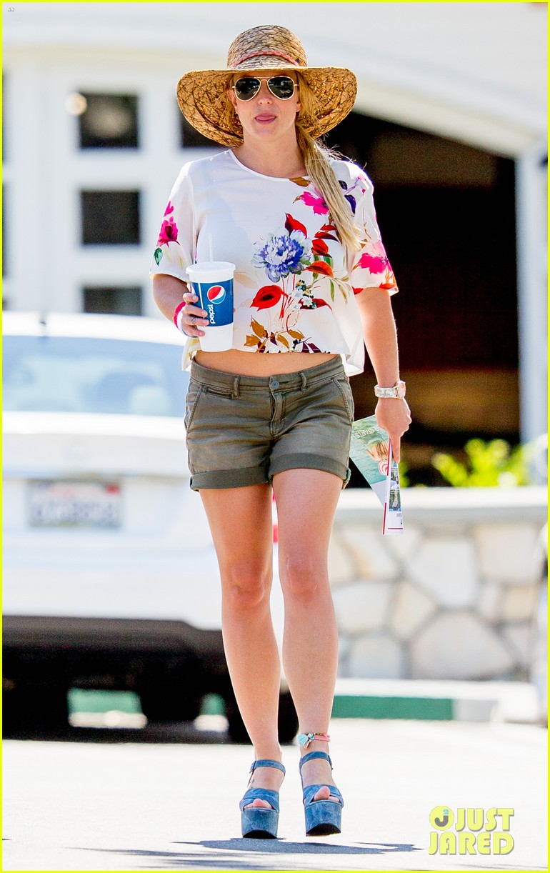 Britney Spears Has Holiday Weekend Fun With The Fam: Photo 3408081 ...