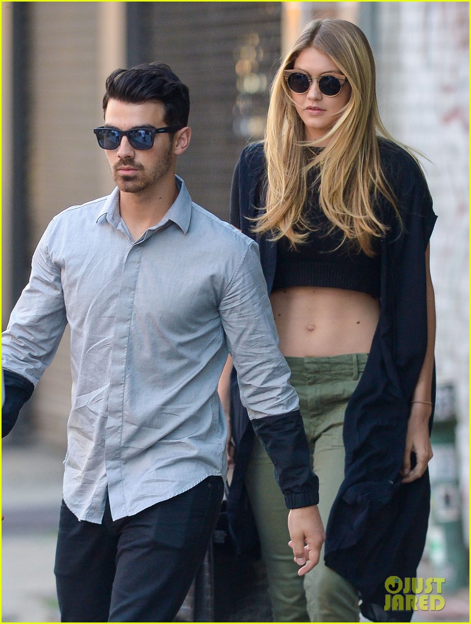 Taylor Swift Sings 'Jealous' with Nick Jonas at New Jersey Concert ...