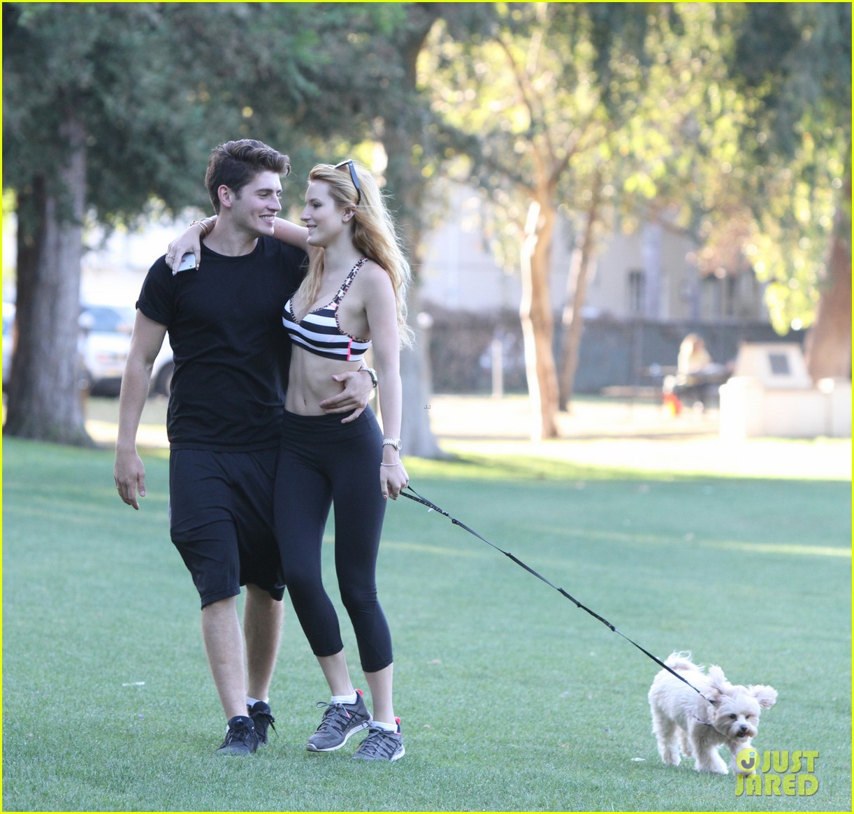 Gregg Sulkin & Bella Thorne Are A Ridiculously Cute Couple at the Dog ...