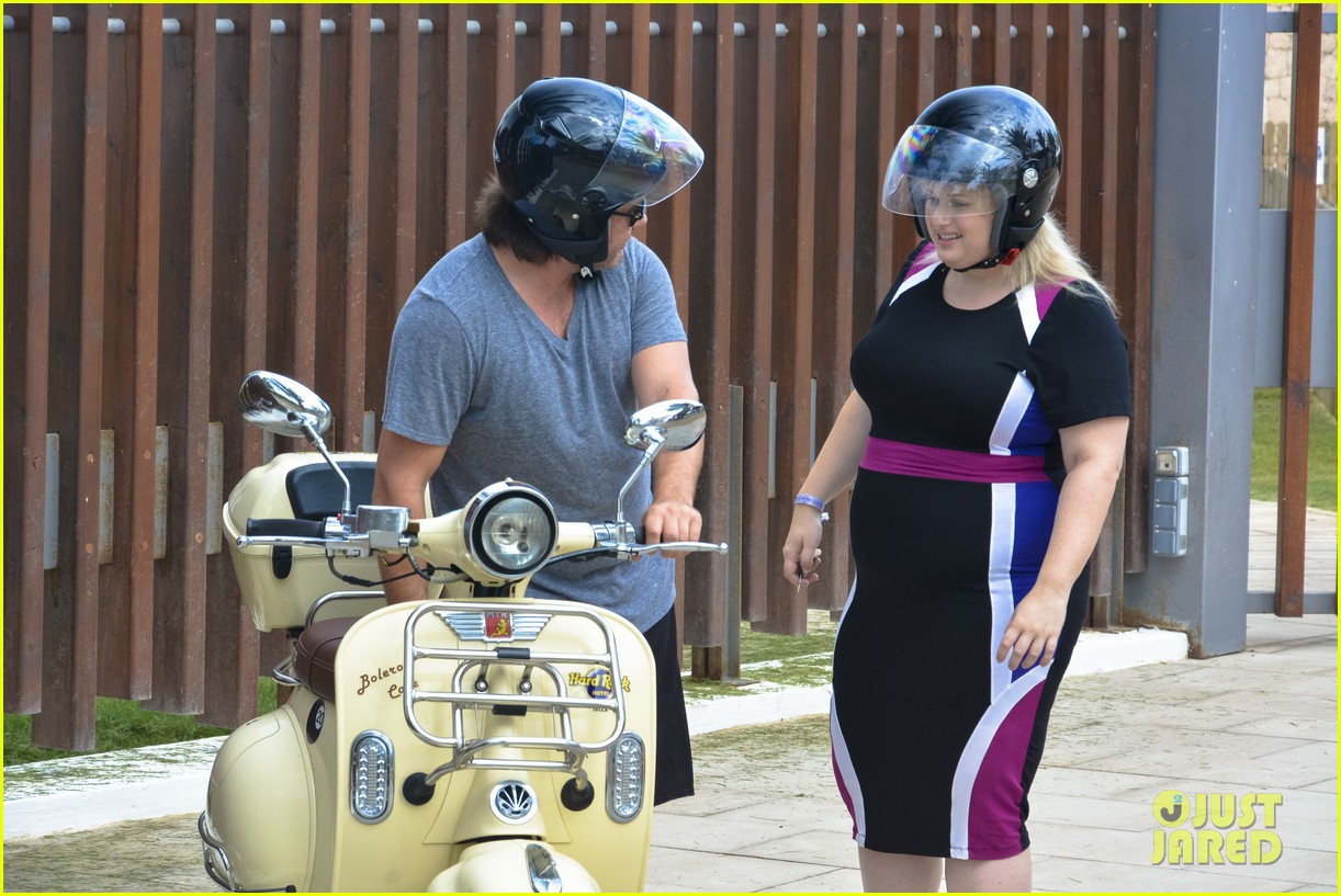Rebel Wilson & Mickey Gooch Enjoy Romantic Dinner in Ibiza: Photo ...