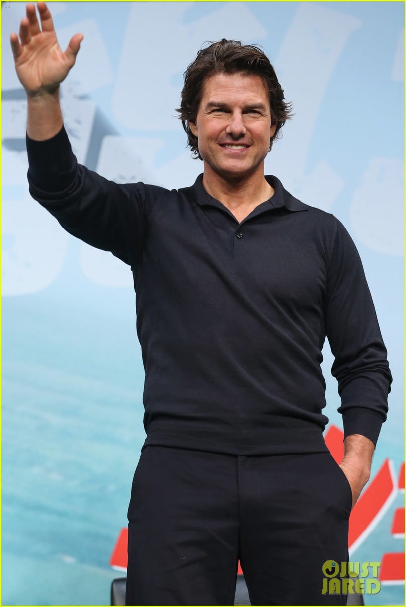 Tom Cruise Promotes 'Mission: Impossible - Rogue Nation' After Box ...