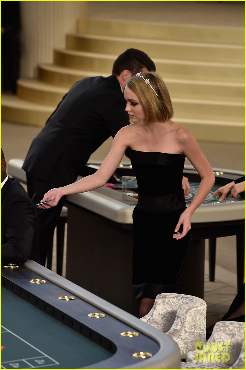 Lily Rose Depp Comes Out as Sexually Fluid on Instagram: Photo 3445388 ...