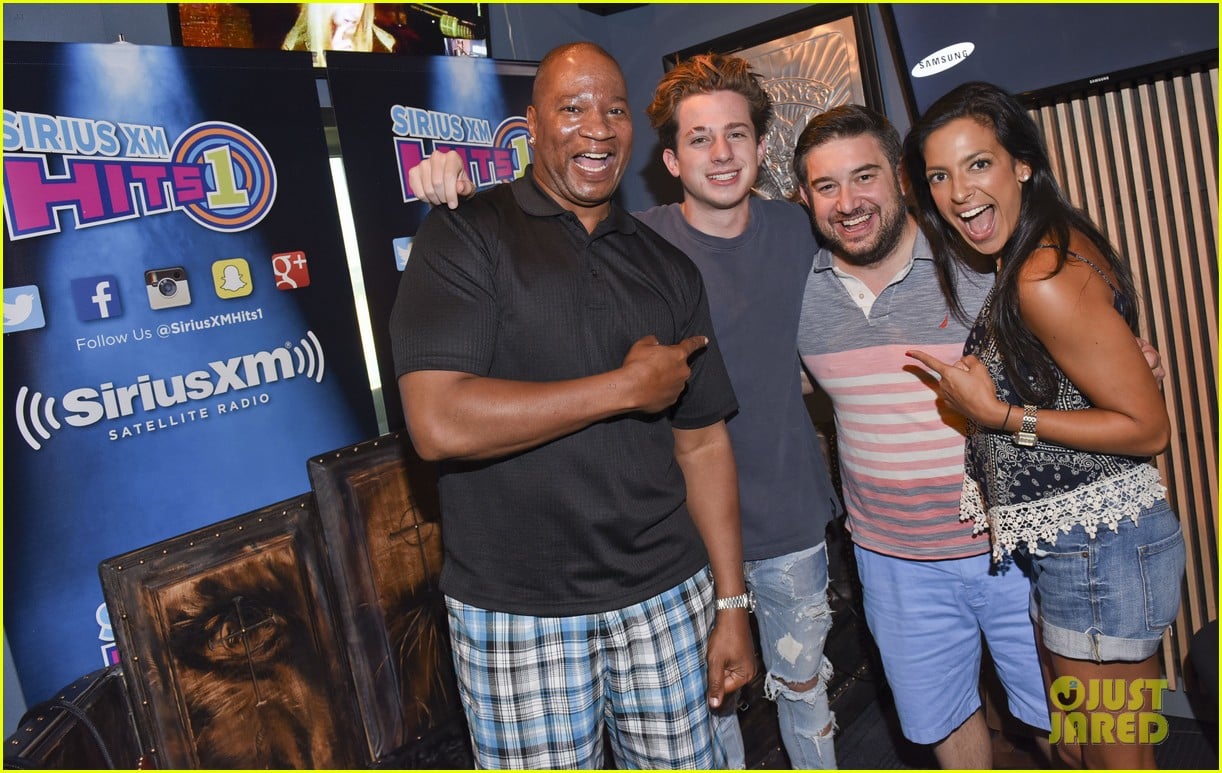 Hailee Steinfeld & Charlie Puth Get 'Sirius' Ahead of MTV VMAs: Photo ...