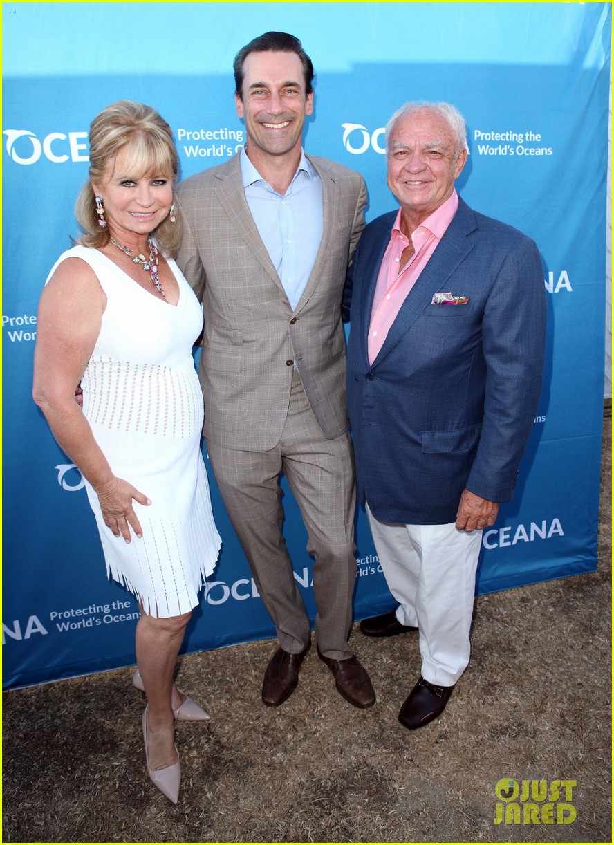 January Jones, Kiernan Shipka & Jon Hamm Have 'Mad Men' Reunion At ...