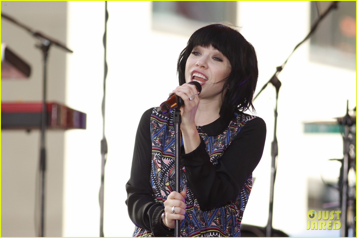 Carly Rae Jepsen Brings 'Emotion' To 'Today' - Watch Her Performances ...