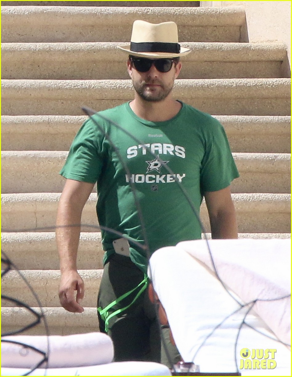 Joshua Jackson Goes Shirtless With Diane Kruger in Cabo: Photo 3444326 ...