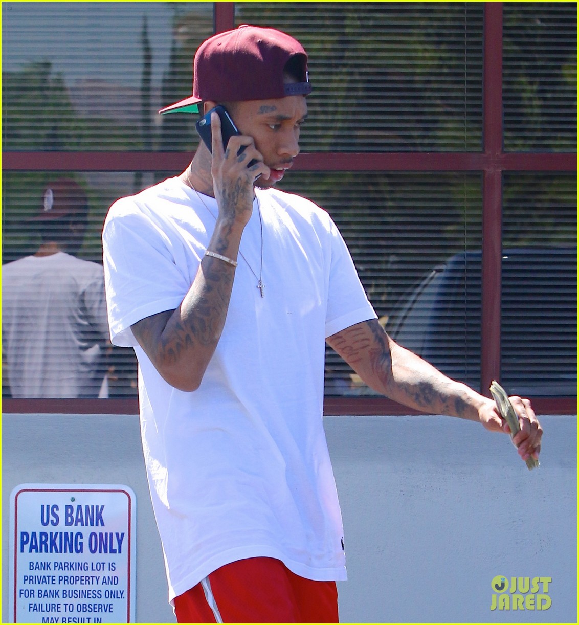 Kylie Jenner Shows Off Midriff For Nice Guy Outing: Photo 3447800 ...