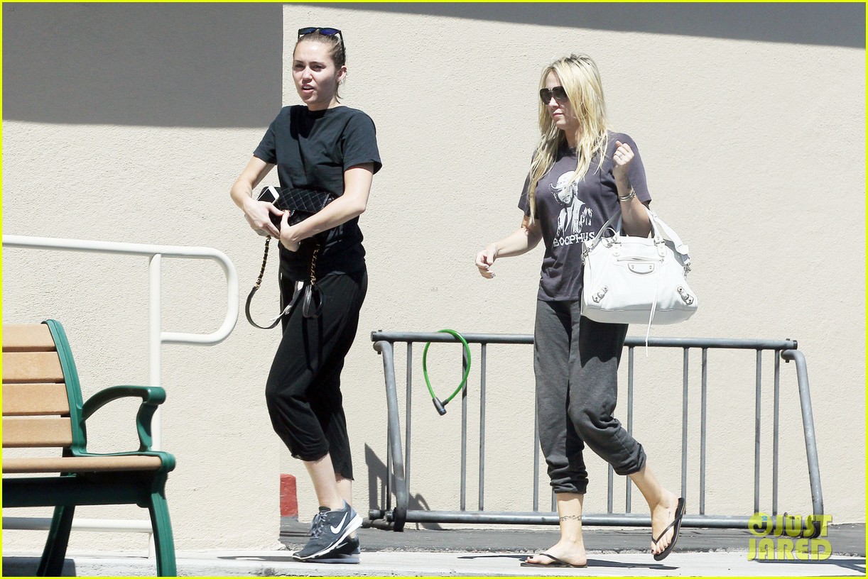 Miley Cyrus' Latest MTV VMAs 2015 Promo Is Amazing - Watch Now!: Photo ...