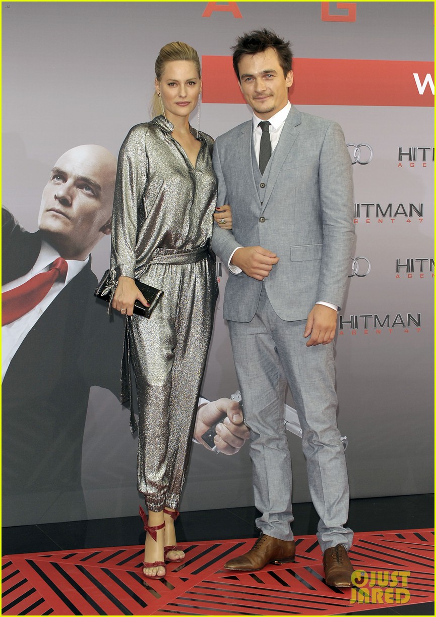 Rupert Friend Brings Fiancee Aimee Mullins to Berlin for 'Hitman: Agent ...