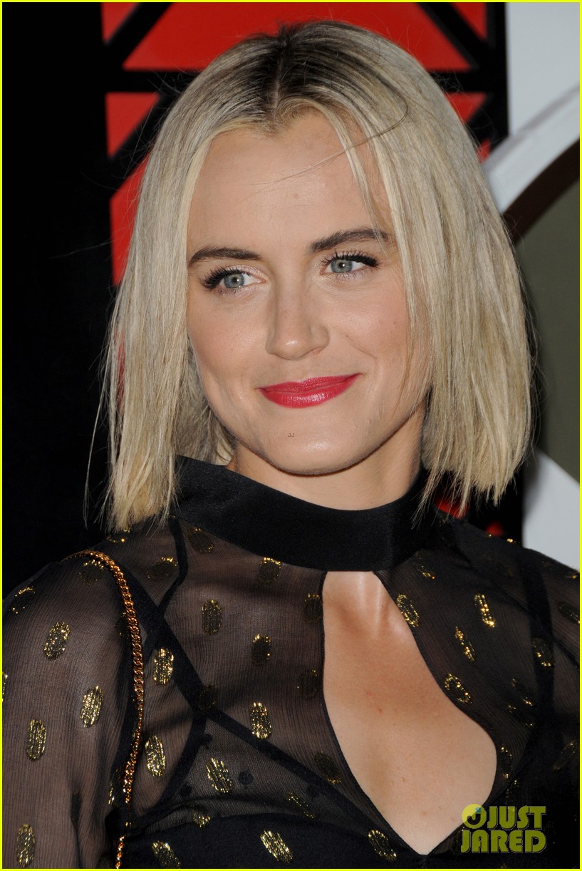 Taylor Schilling & Chanel Iman Get Glam for W Amsterdam Opening!: Photo ...