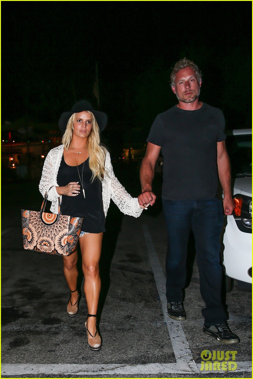 Jessica Simpson Gets Back Into Her Daisy Dukes!: Photo 3442591 | Eric ...