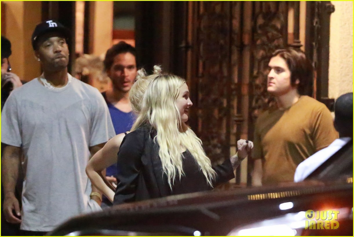 Ashlee Simpson Steps Out For The First Time Post-Baby: Photo 3447937 ...