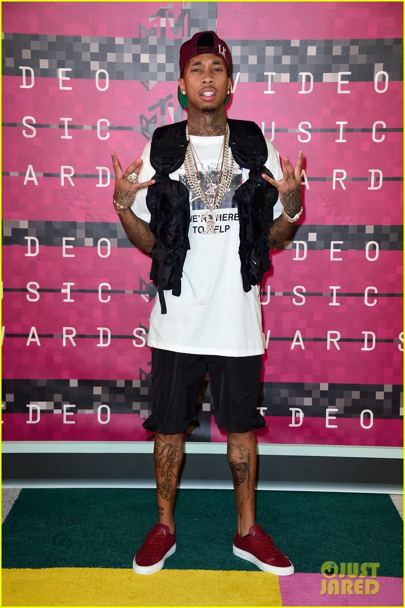Kylie Jenner & Boyfriend Tyga Couple Up at MTV VMAs 2015: Photo 3449209 ...