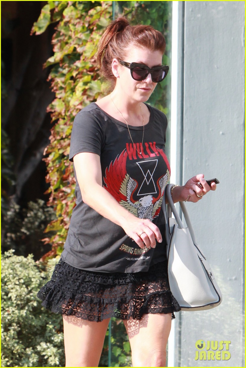 Kate Walsh & Her Cat Show Off Her New Shoes: Photo 3443932 | Kate Walsh ...