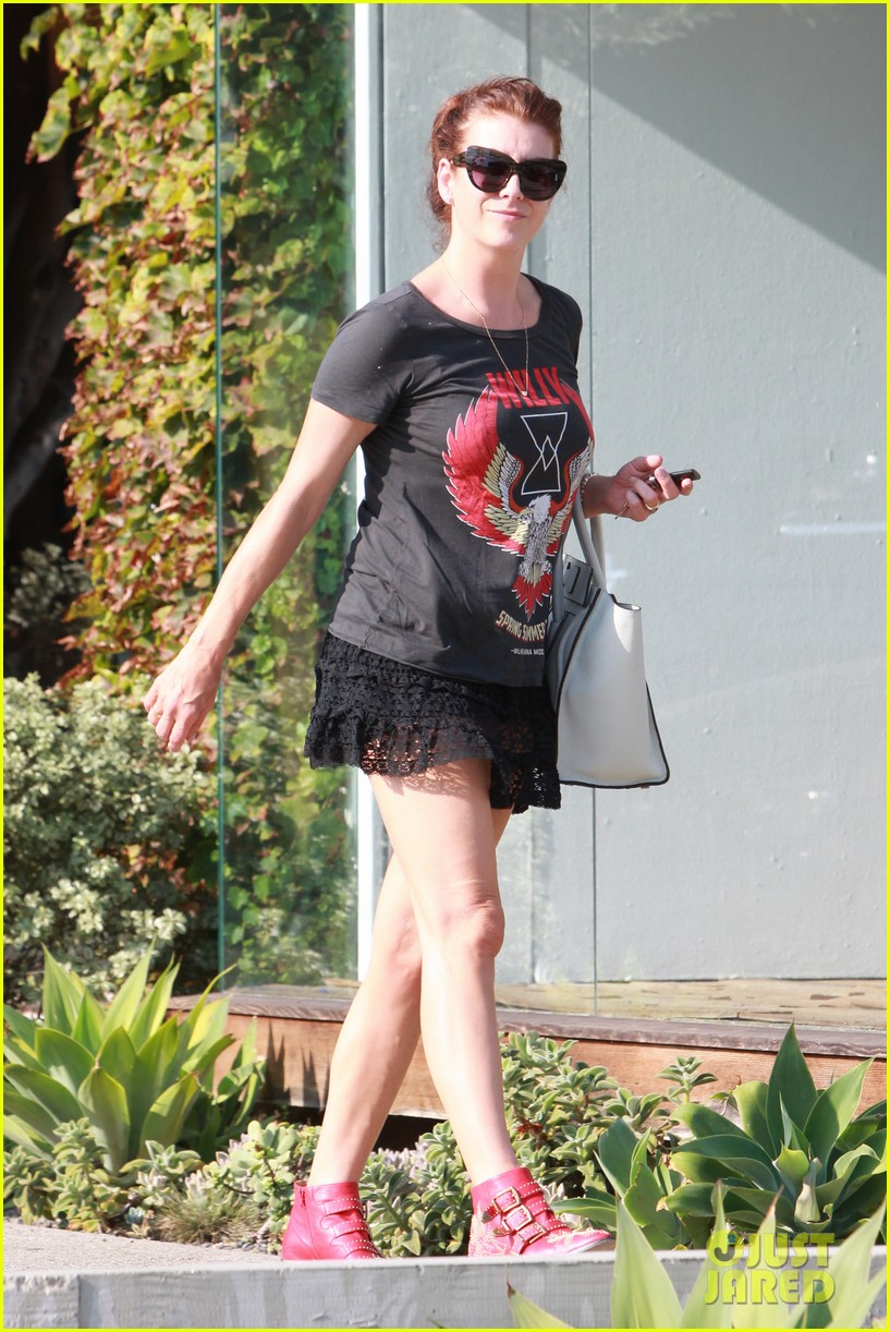 Kate Walsh & Her Cat Show Off Her New Shoes: Photo 3443935 | Kate Walsh ...