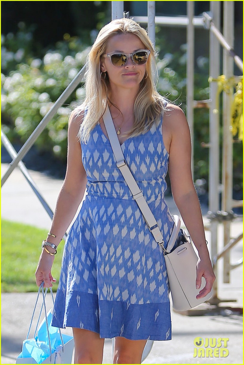Reese Witherspoon Shows Off Deacon & Tennessee's Brotherly Love: Photo ...