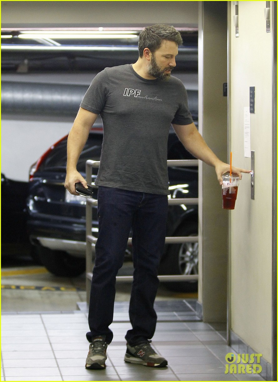Ben Affleck Puts a Smile Back On His Face!: Photo 3451350 | Ben Affleck ...