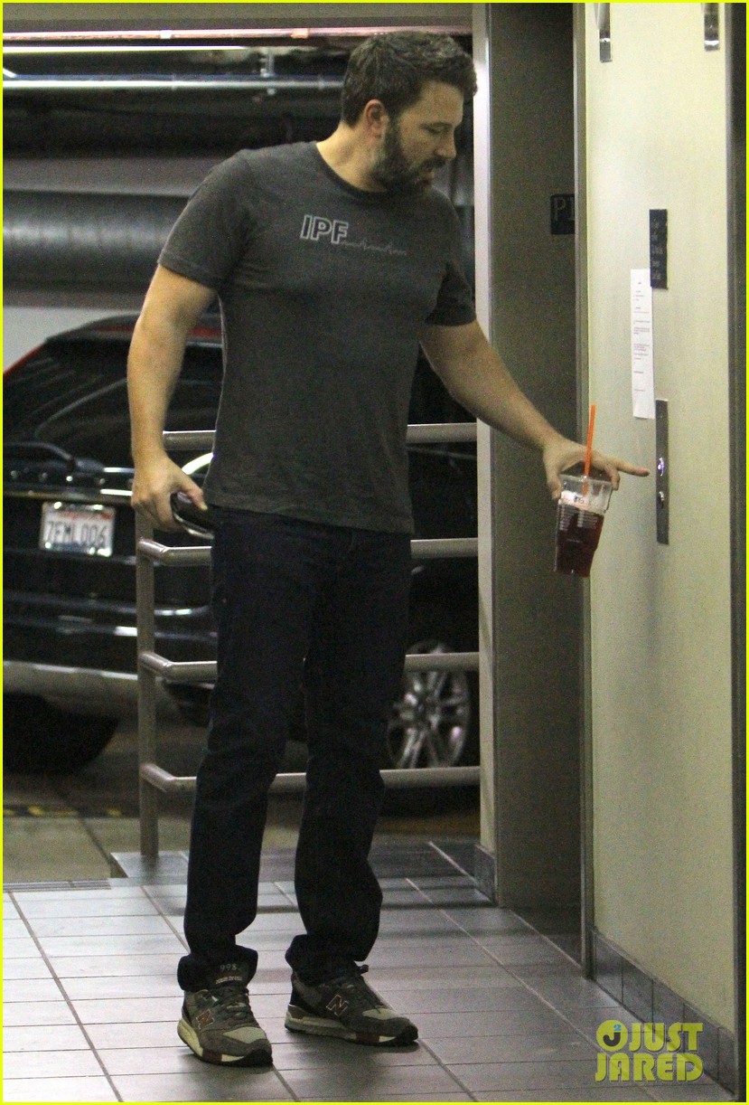 Ben Affleck Puts a Smile Back On His Face!: Photo 3451368 | Ben Affleck ...