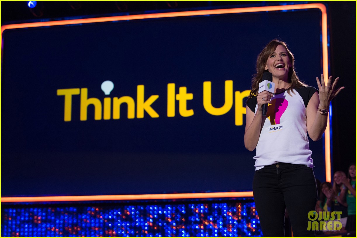 Jessica Biel Displays Post-Baby Body Alongside Pal Jennifer Garner at ...