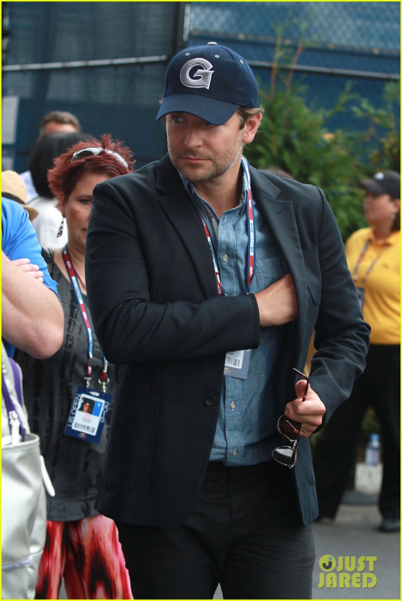 Gerard Butler & Novak Djokovic Scream 'This Is Sparta' At U.S. Open ...