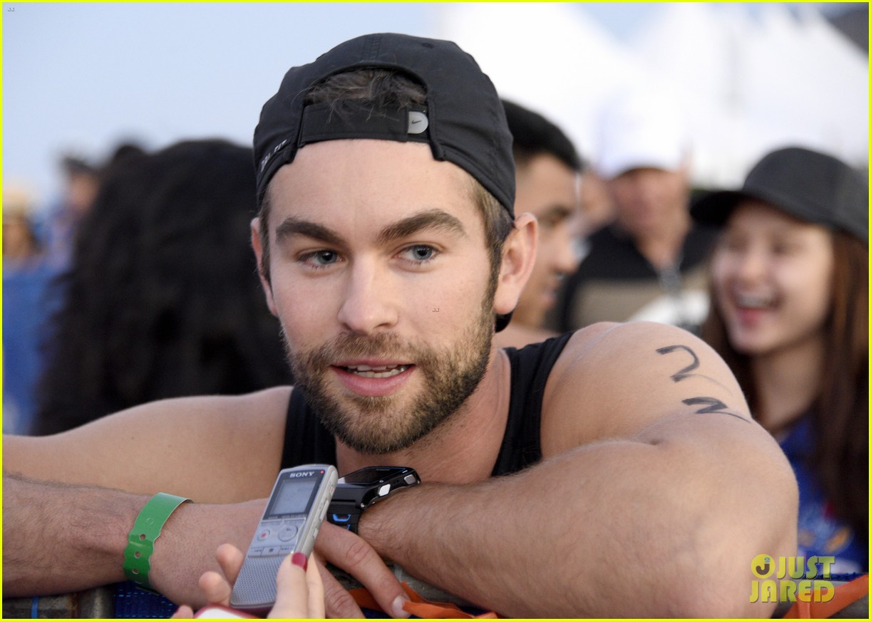 How to Get Away With Murder's Jack Falahee Vomits After Running ...