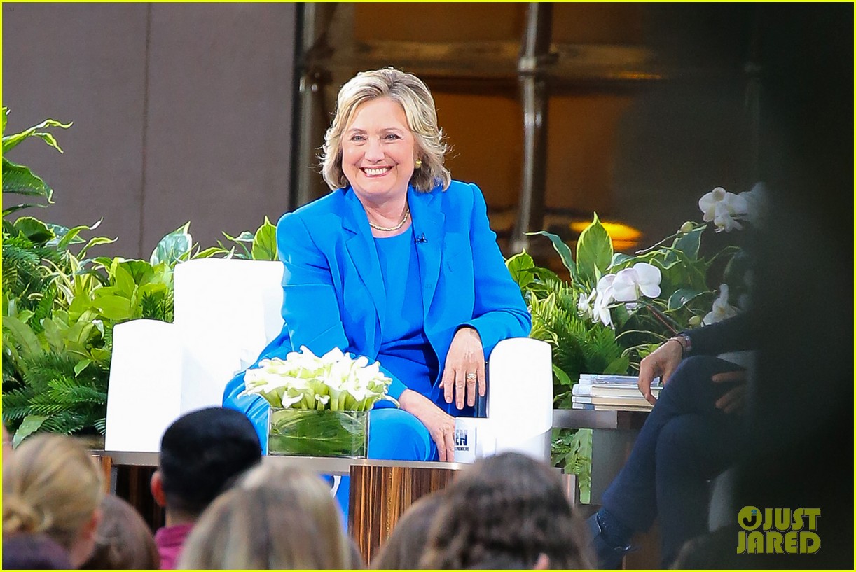 Hillary Clinton Writes Official Apology for Email Scandal: Photo ...