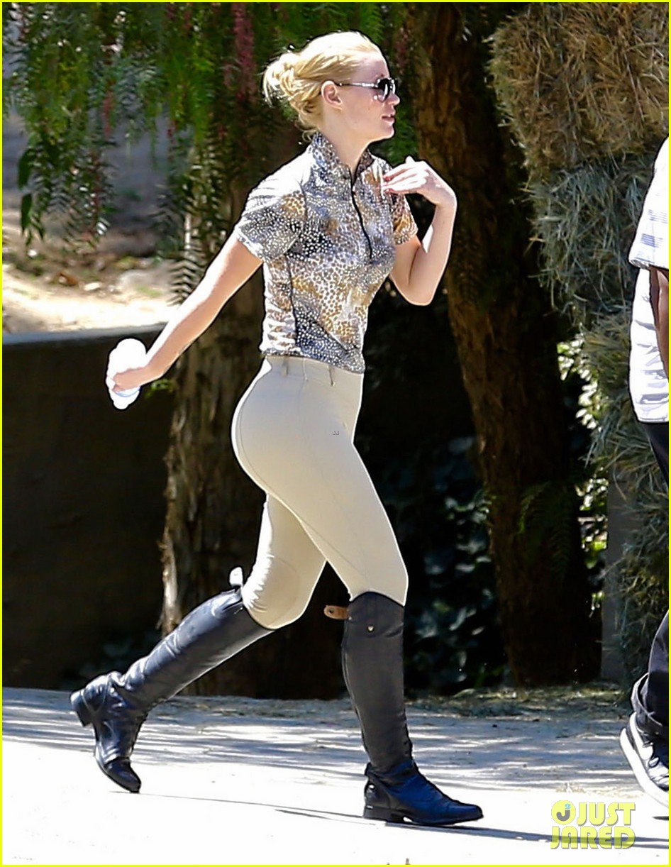 Iggy Azalea Shows Off Her Killer Abs in Post-Workout Selfie: Photo ...