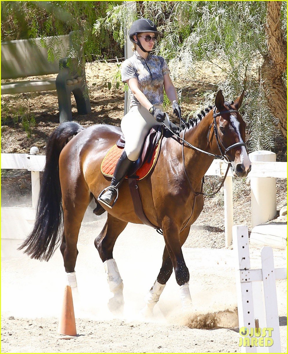 Iggy Azalea Shows Off Her Killer Abs in Post-Workout Selfie: Photo ...