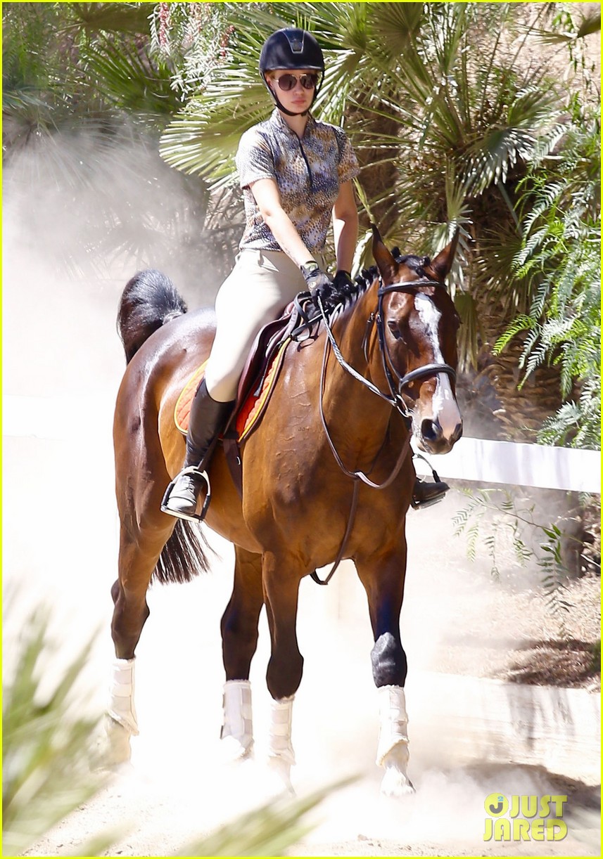 Iggy Azalea Shows Off Her Killer Abs in Post-Workout Selfie: Photo ...