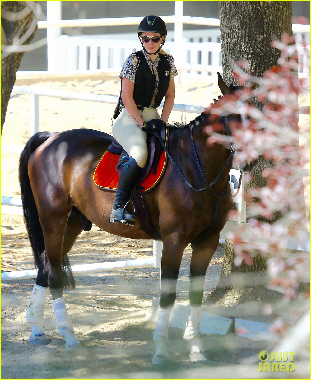 Photo: iggy azalea back to gym abs 32 | Photo 3456899 | Just Jared ...