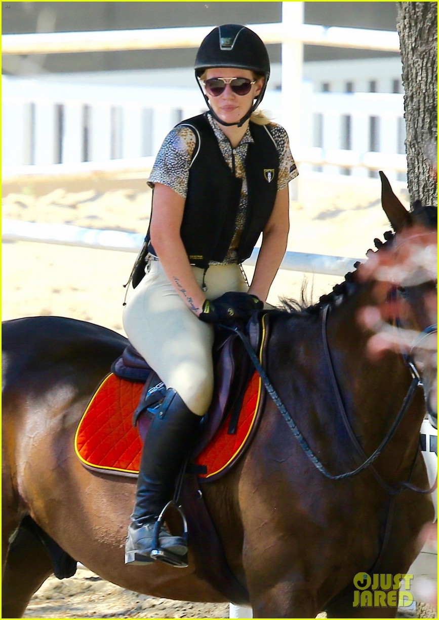 Iggy Azalea Shows Off Her Killer Abs in Post-Workout Selfie: Photo ...