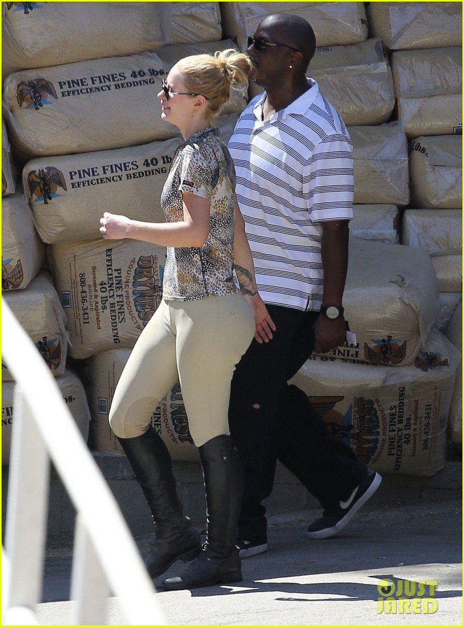 Iggy Azalea Shows Off Her Killer Abs in Post-Workout Selfie: Photo ...