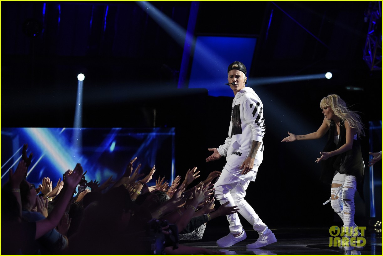 Justin Bieber Brings 'What Do You Mean?' To The Think It Up Initiative ...